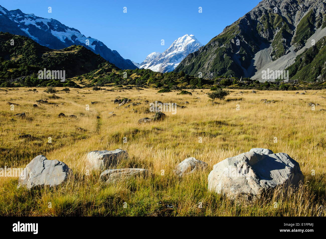Mount Cook, the highest mountain in New Zealand, UNESCO World Heritage ...