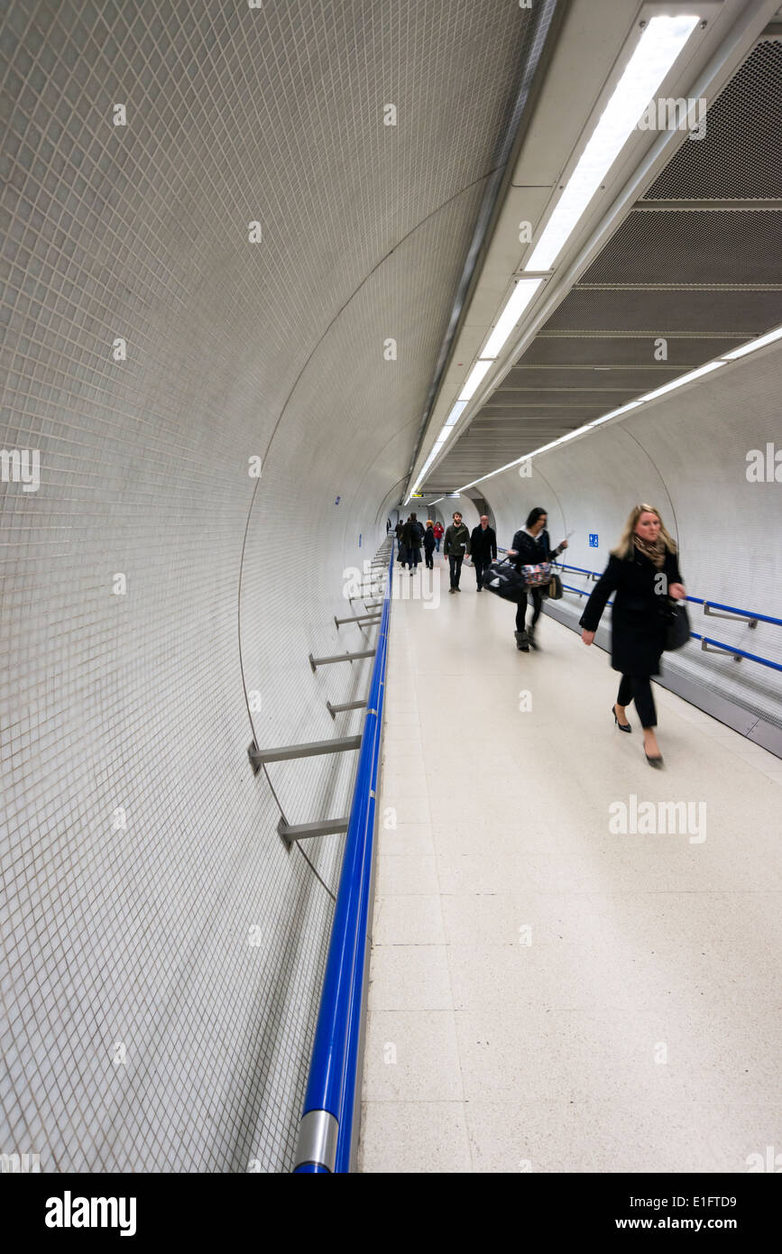 Passengers walking through passage in London Underground Station Stock ...