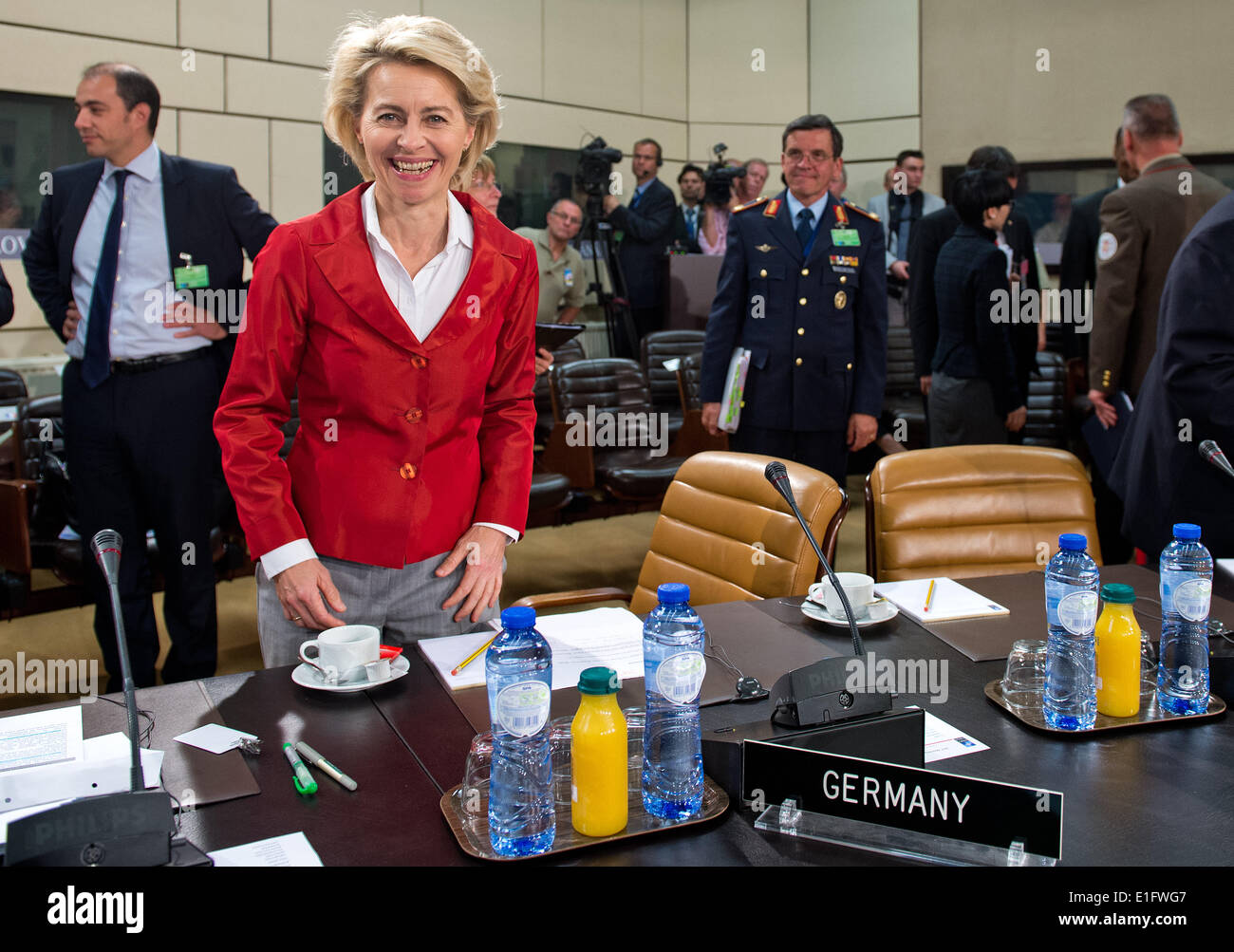 Female defence ministers hi-res stock photography and images - Alamy