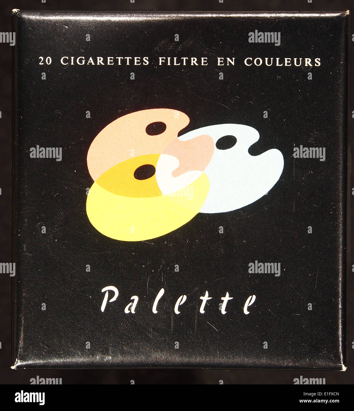 Palette cigarettes pack, front Stock Photo - Alamy