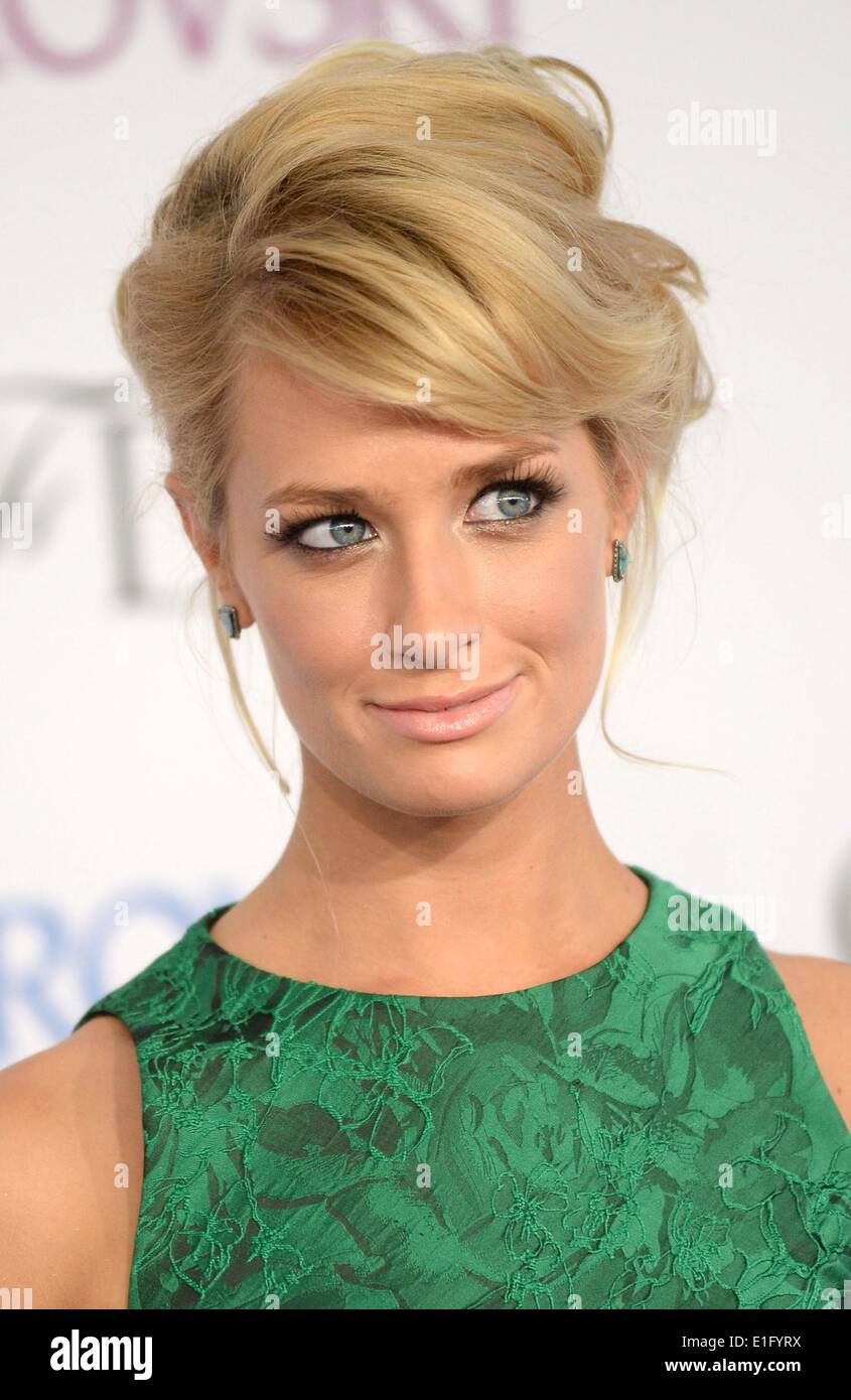 New York, NY, USA. 2nd June, 2014. Beth Behrs at arrivals for 2014 CFDA ...