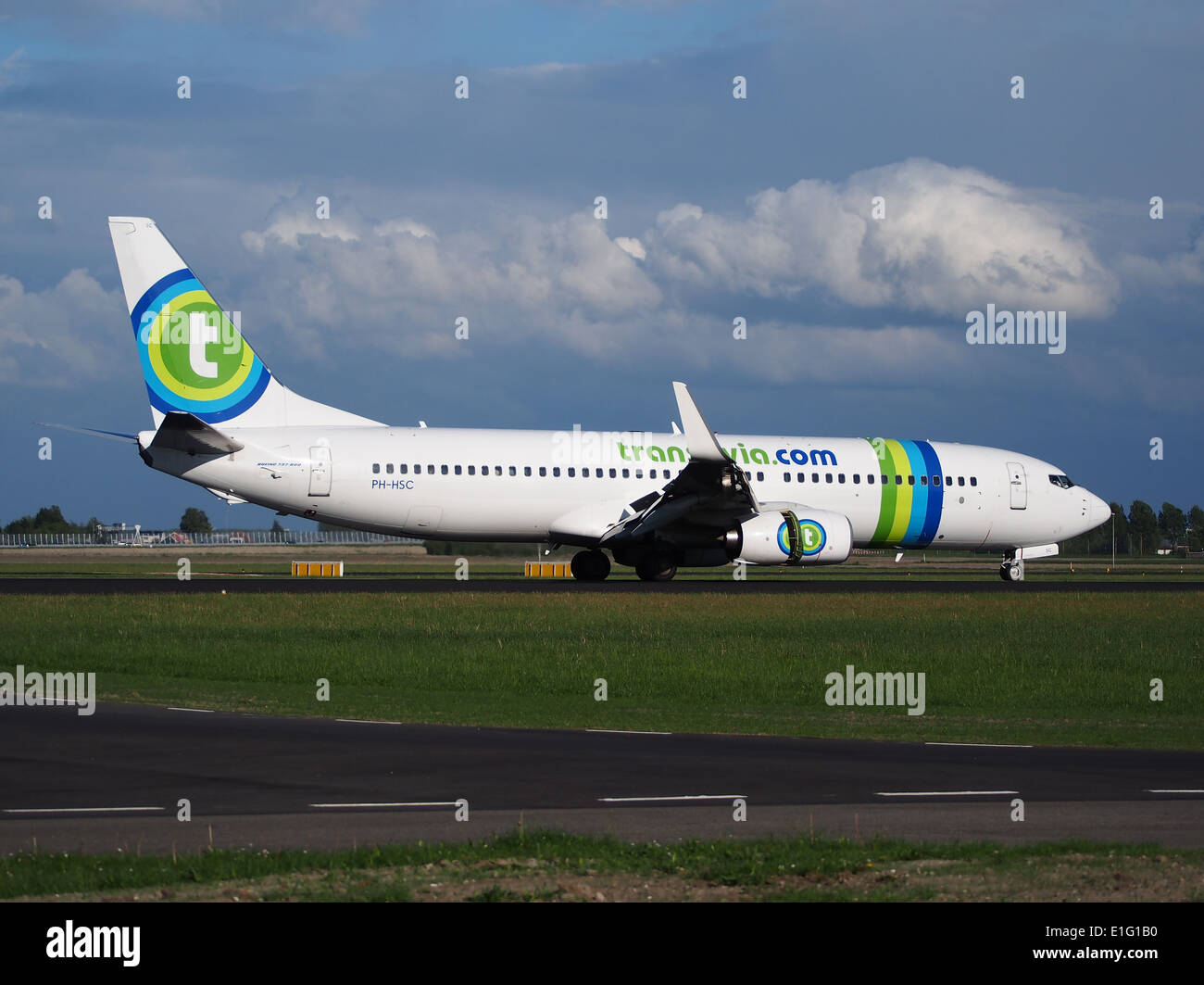 Landing at schiphol ams eham hi-res stock photography and images - Alamy