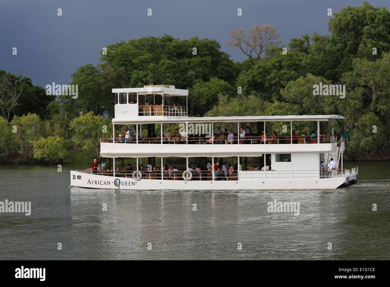 The african queen boat hi-res stock photography and images - Alamy
