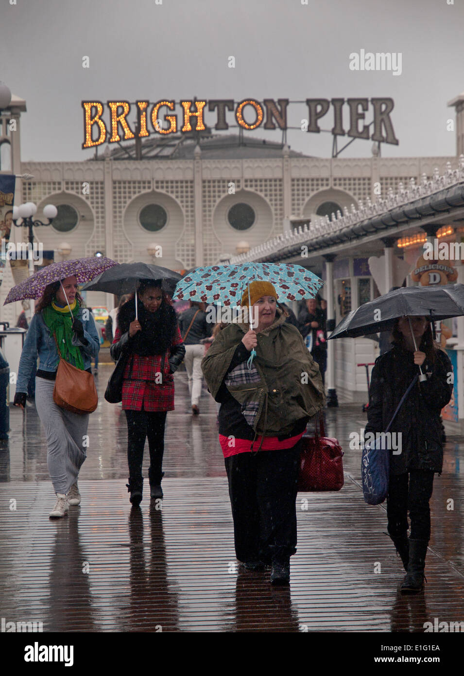 Brighton wet weather hi-res stock photography and images - Alamy