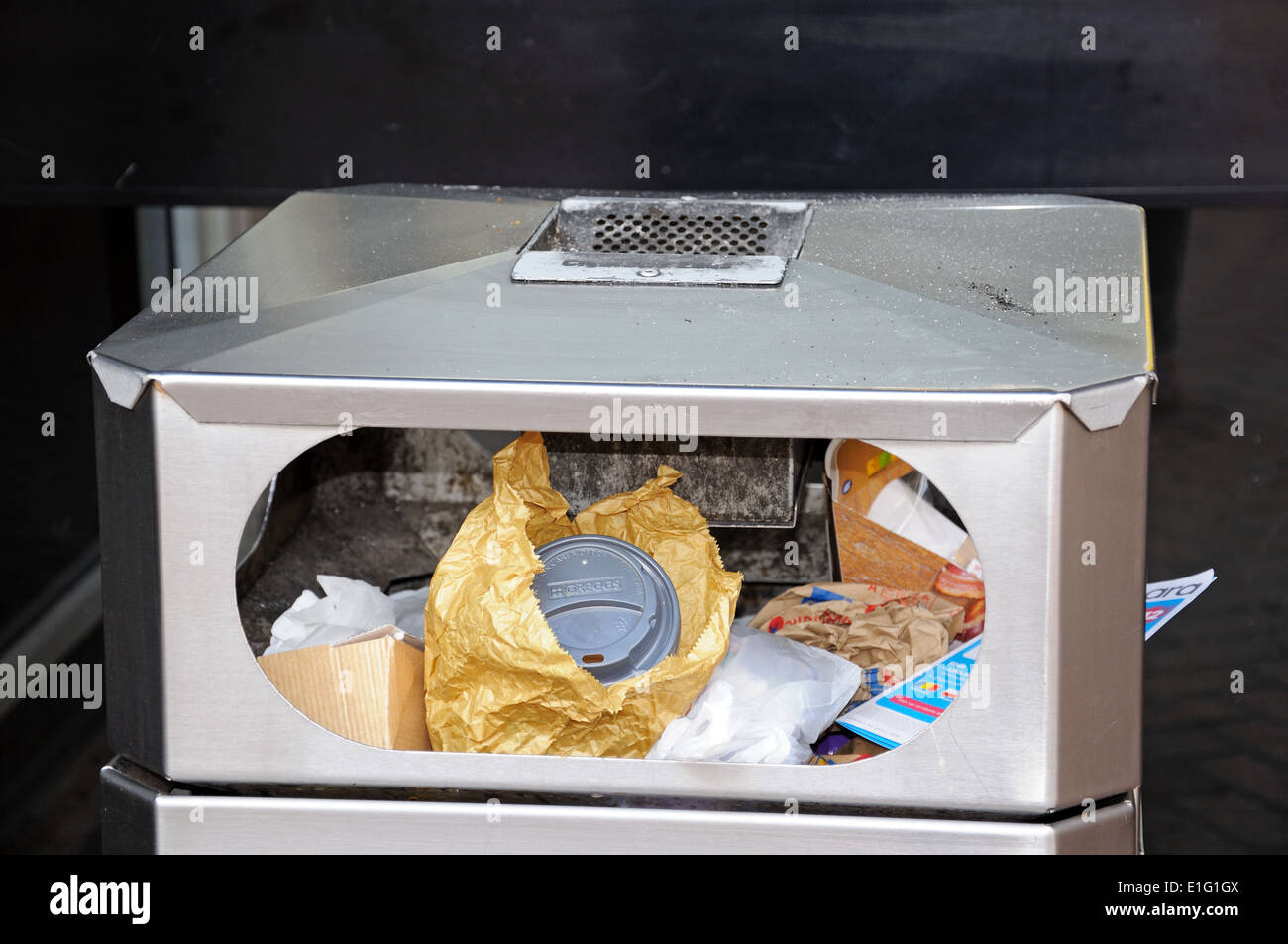 Metal bin and food hi-res stock photography and images - Alamy