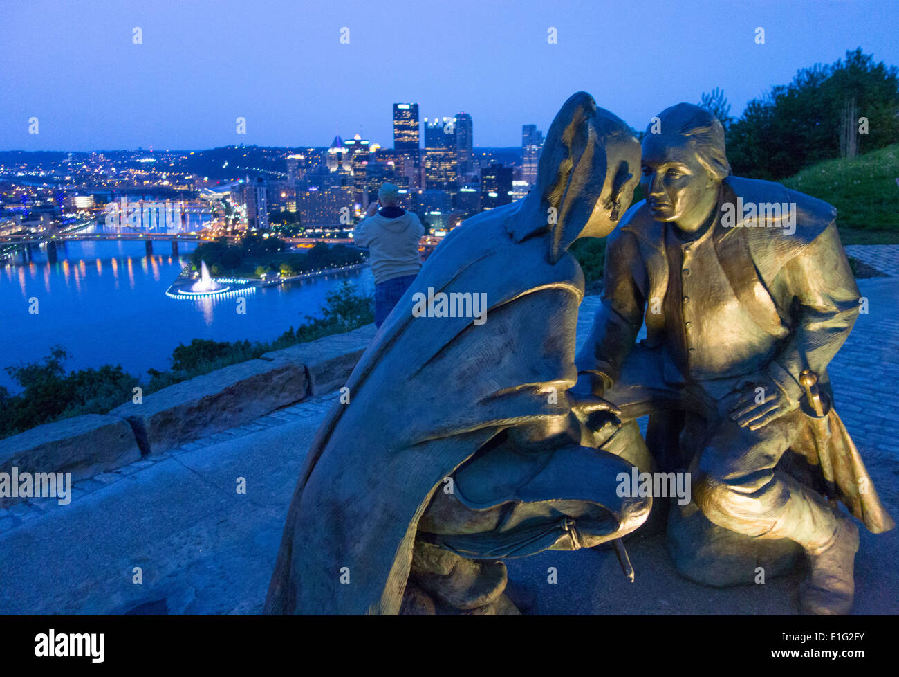 George Washington and Guyasuta statue in Pittsburgh PA Stock Photo - Alamy