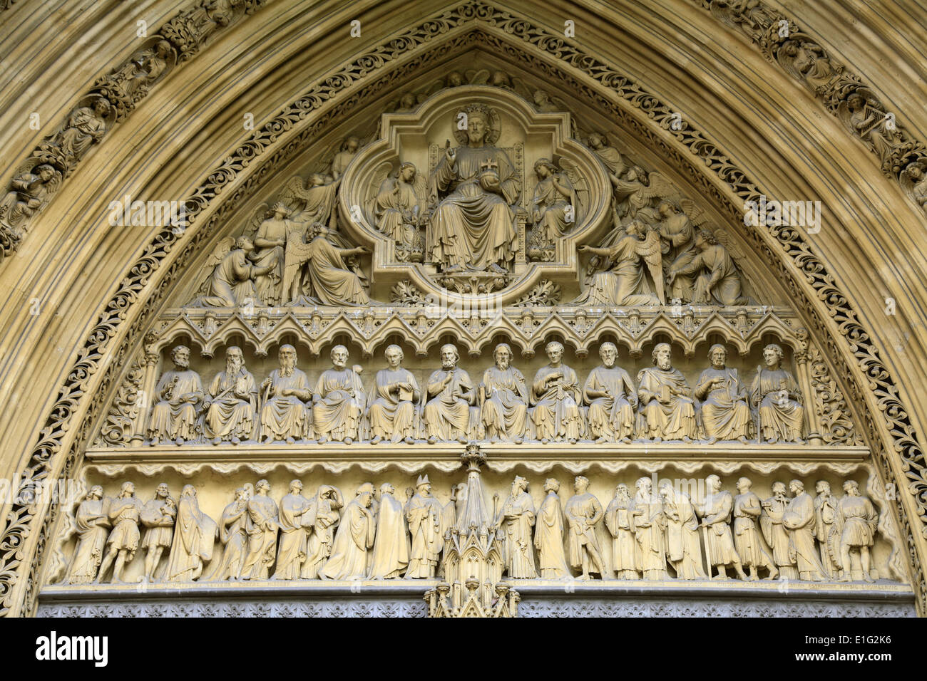 Westminster abbey statues hi-res stock photography and images - Alamy