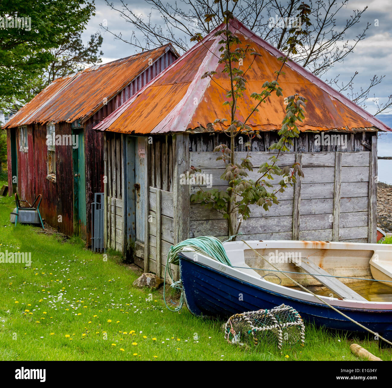 Shack corrugated tin roof hi-res stock photography and images - Alamy