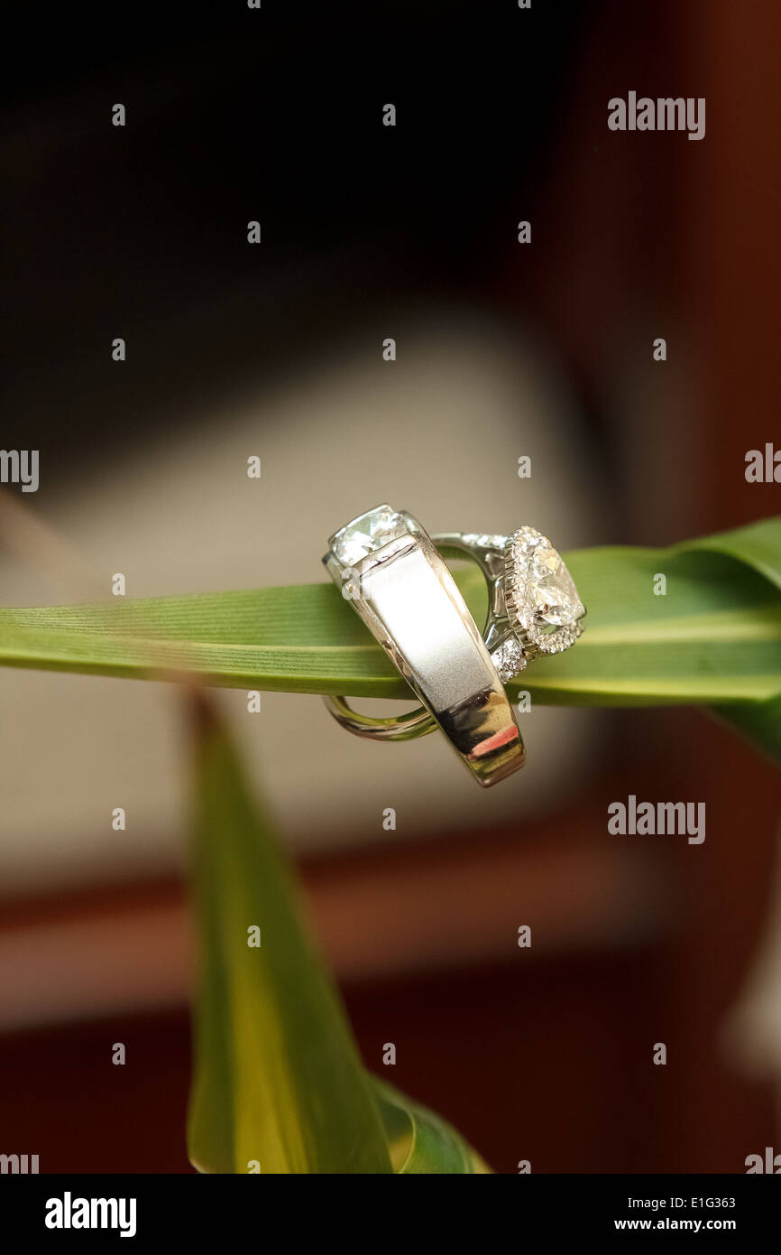 Wedding rings sign hi-res stock photography and images - Alamy