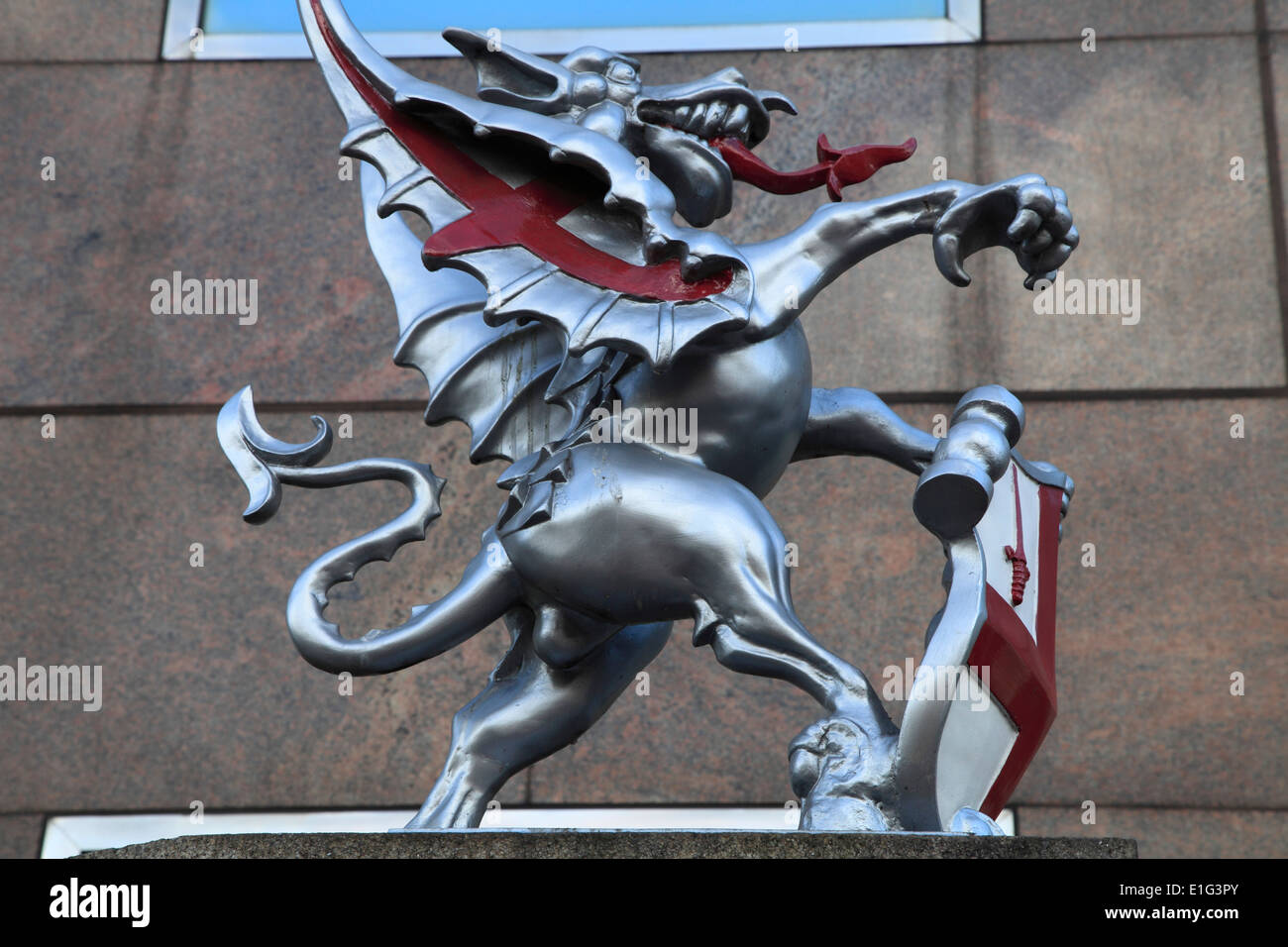 London statue hi-res stock photography and images - Alamy