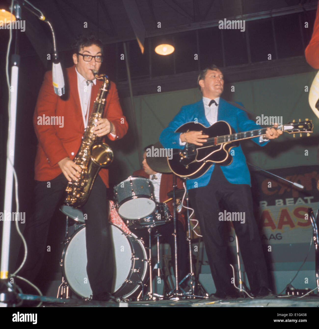 BILL HALEY & HIS COMETS in Holland in 1957 .From left Rudy Pompilli ...