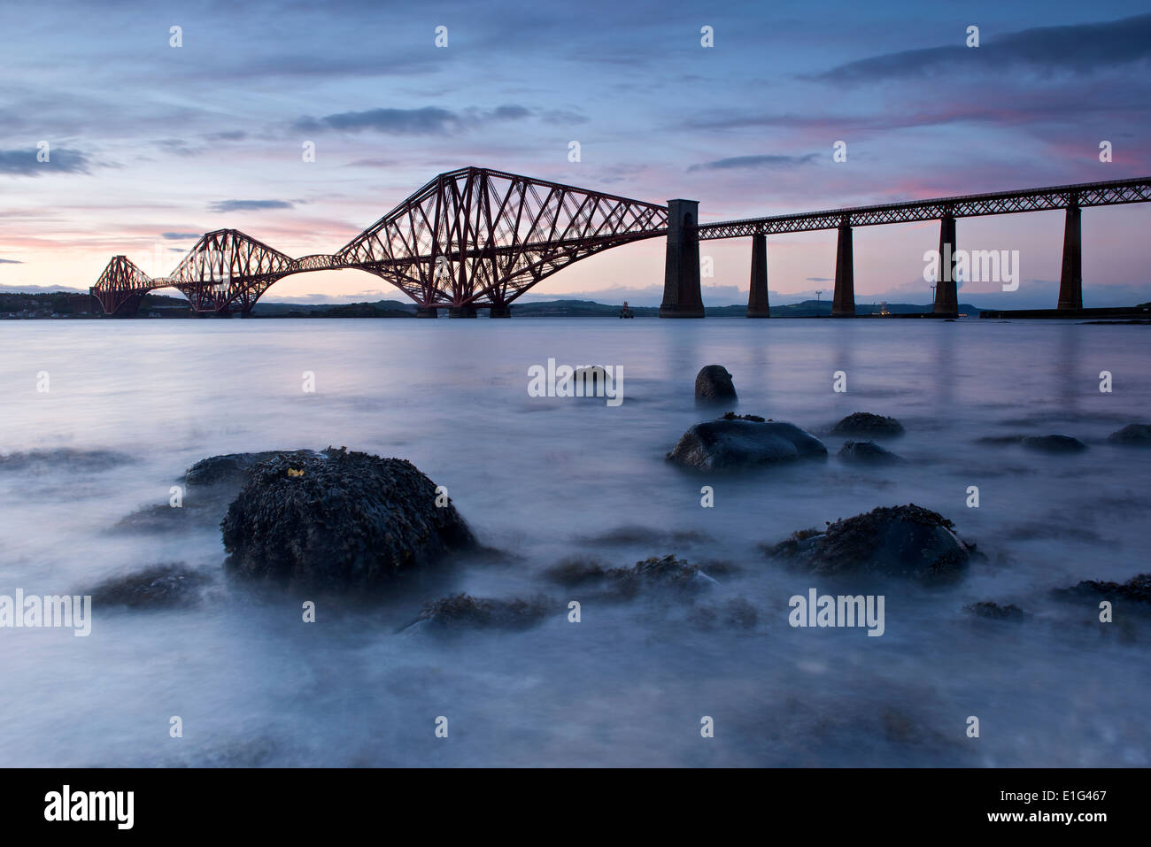 Forth bridge hi-res stock photography and images - Alamy