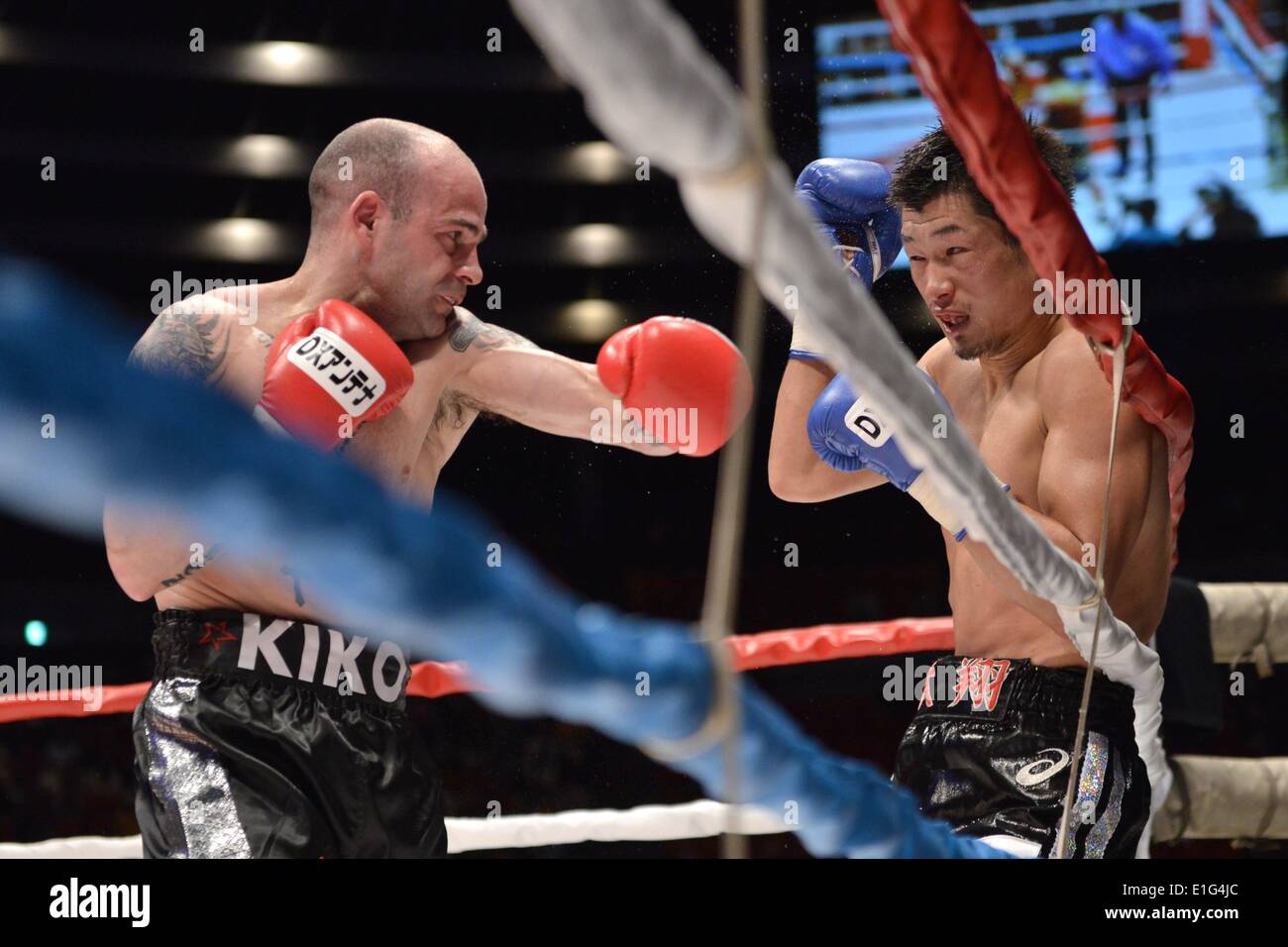 Osaka, Japan. 23rd Apr, 2014. (L-R) Kiko Martinez (ESP), Hozumi ...