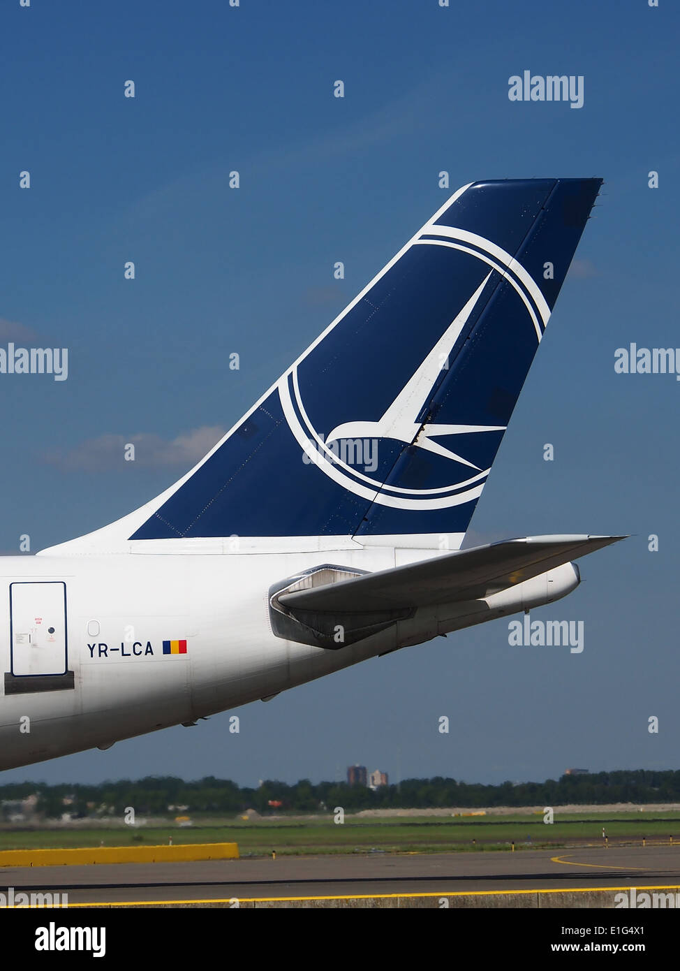 Yr lca tarom airbus a310 325 et at schiphol ams eham hi-res stock ...