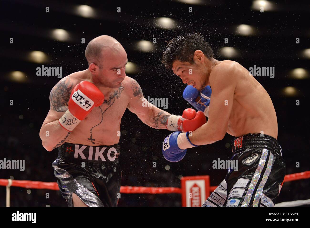 Osaka, Japan. 23rd Apr, 2014. (L-R) Kiko Martinez (ESP), Hozumi ...