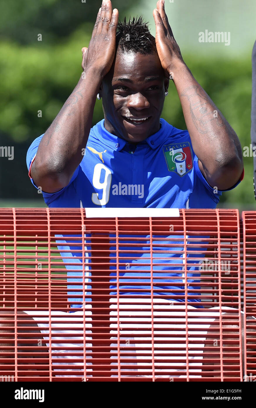 Mario balotelli italy national team hi-res stock photography and images ...