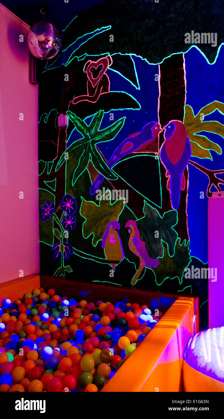 Ball pit hi-res stock photography and images - Alamy