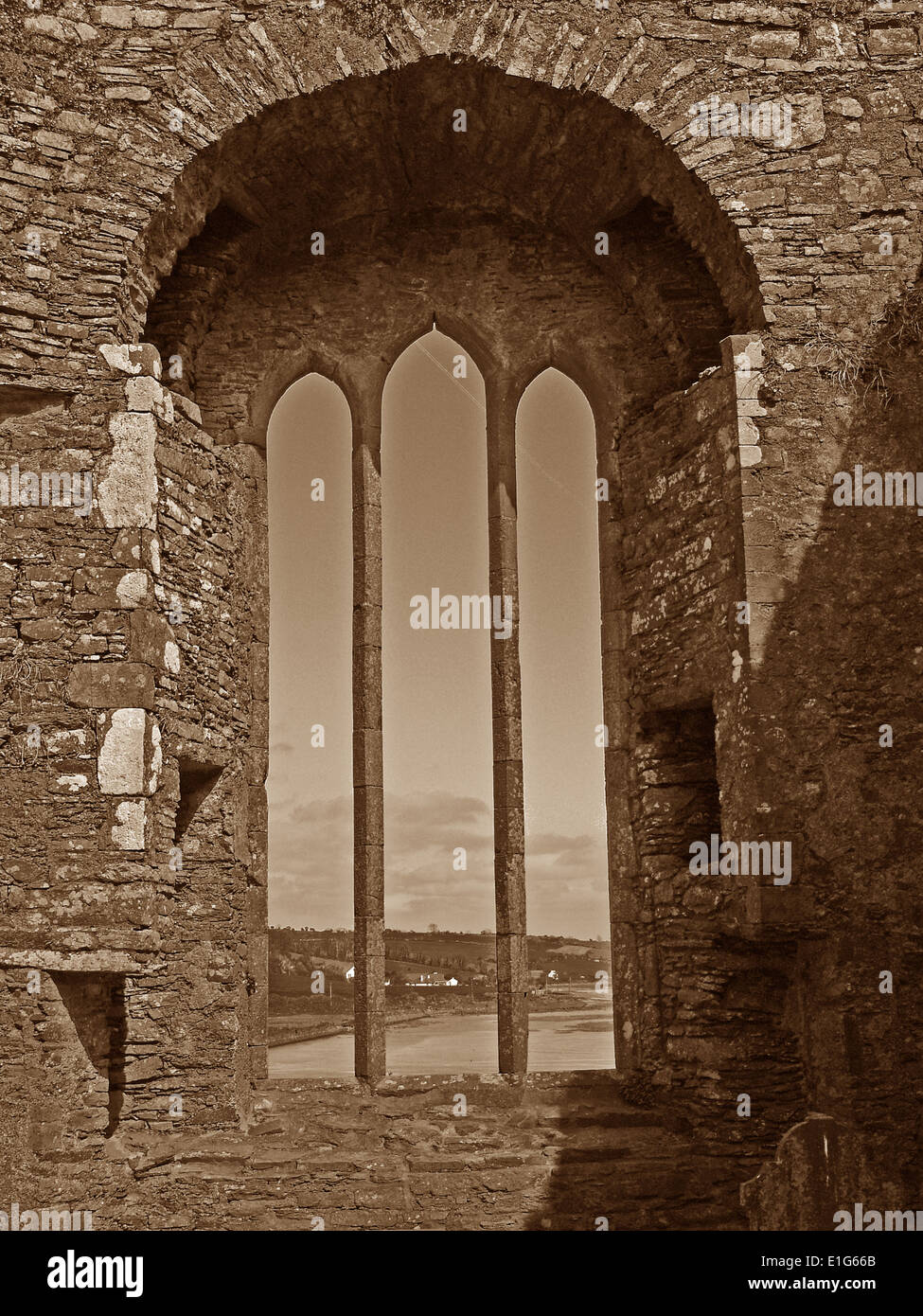Lancet windows hi-res stock photography and images - Alamy