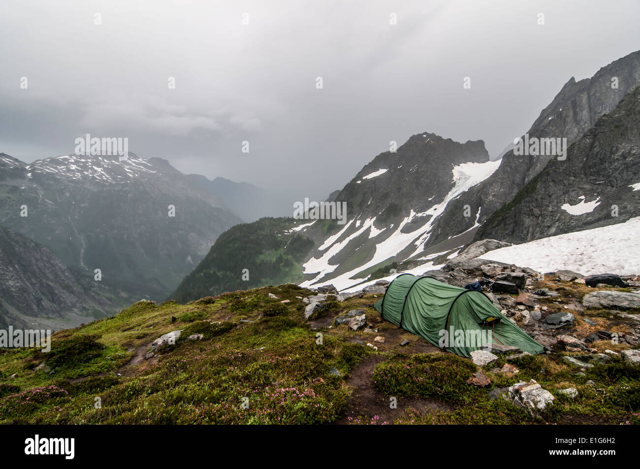 North cascade snow camping hi-res stock photography and images - Alamy