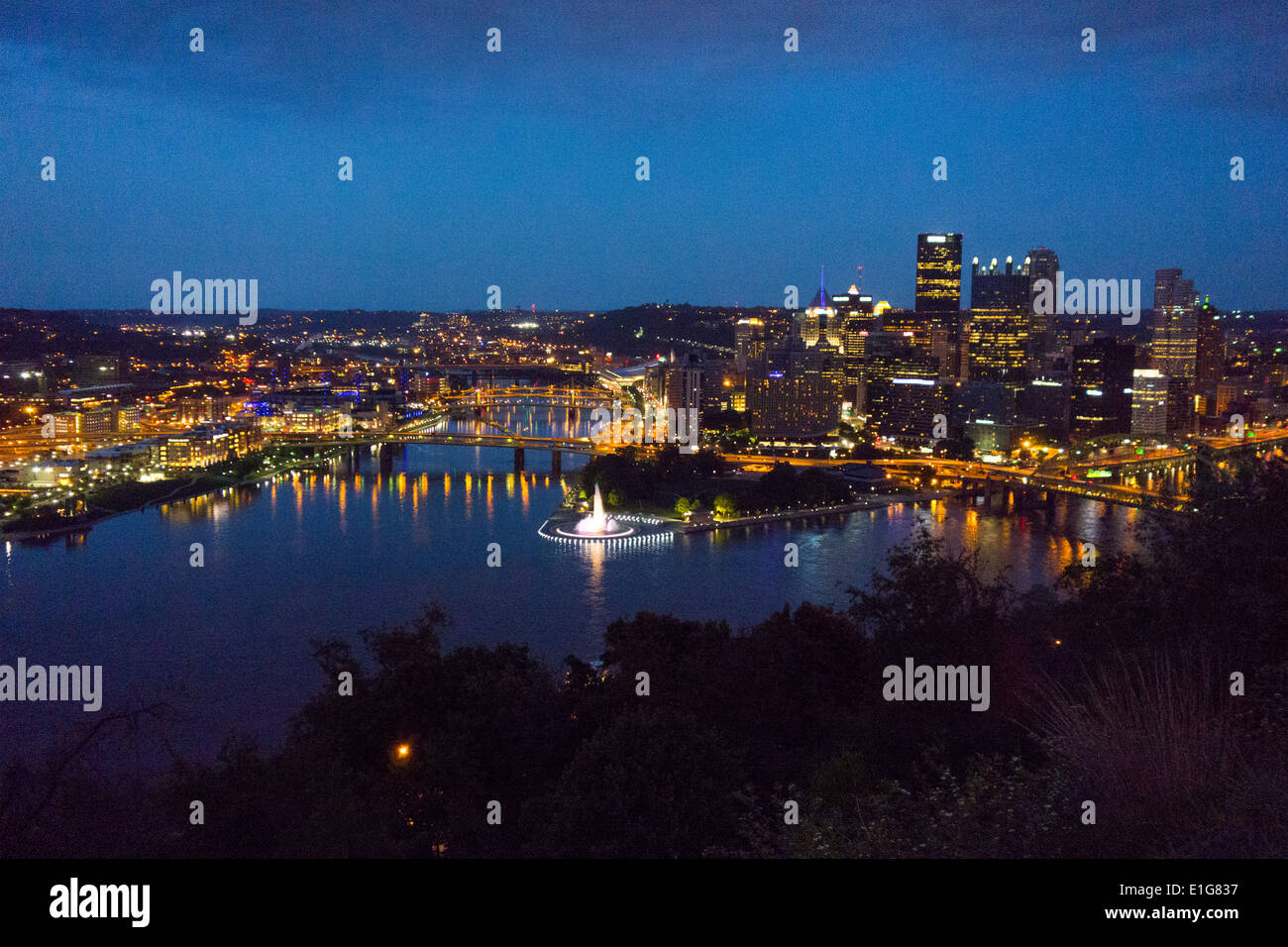 Pittsburgh PA skyline at night Stock Photo - Alamy