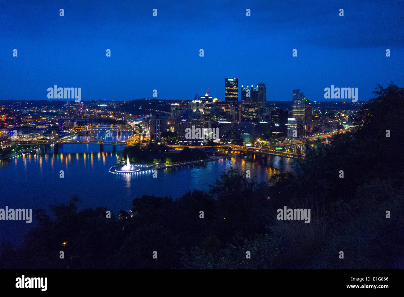 Pittsburgh pa night hi-res stock photography and images - Alamy