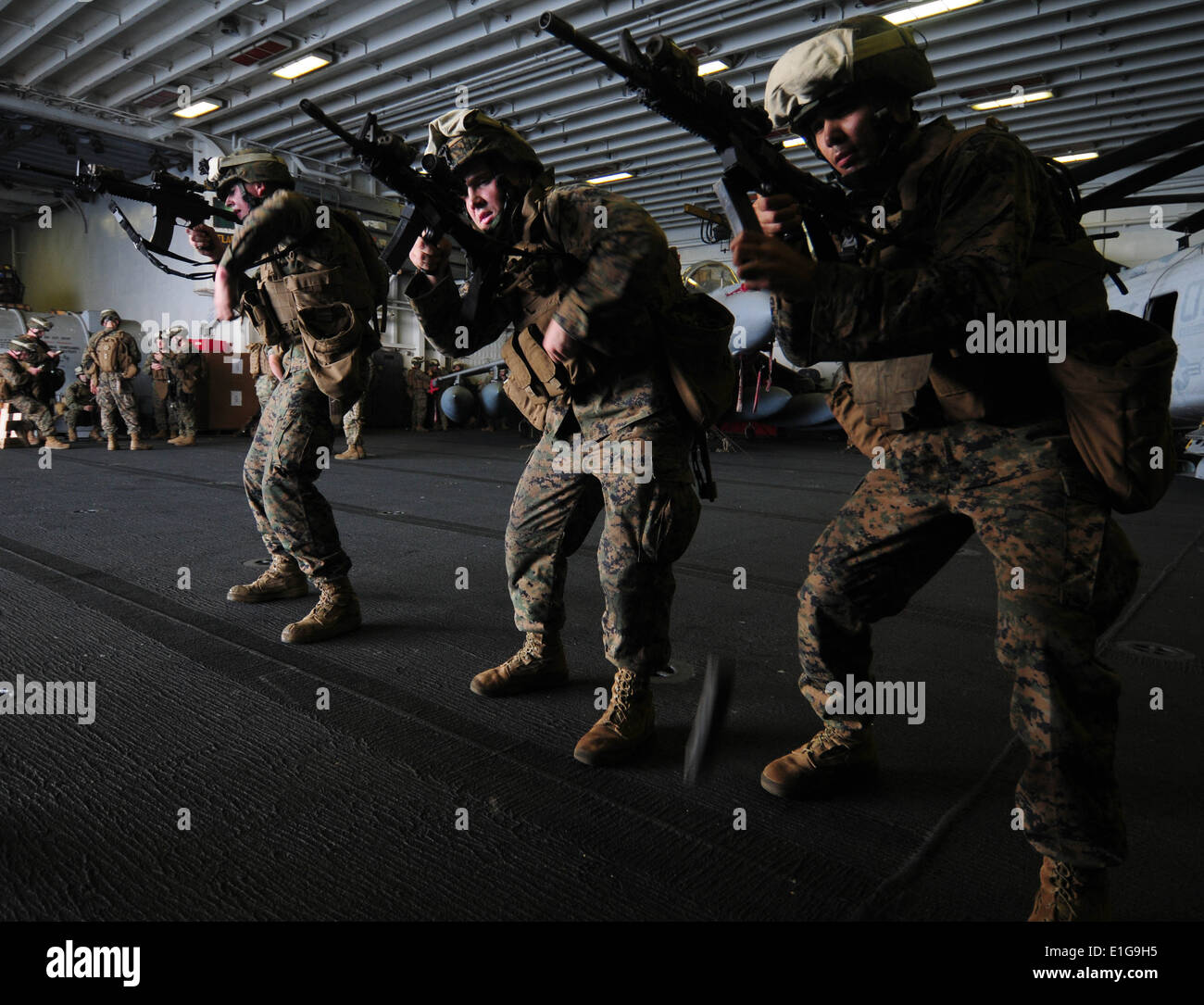 Usmc small unit training hi-res stock photography and images - Alamy
