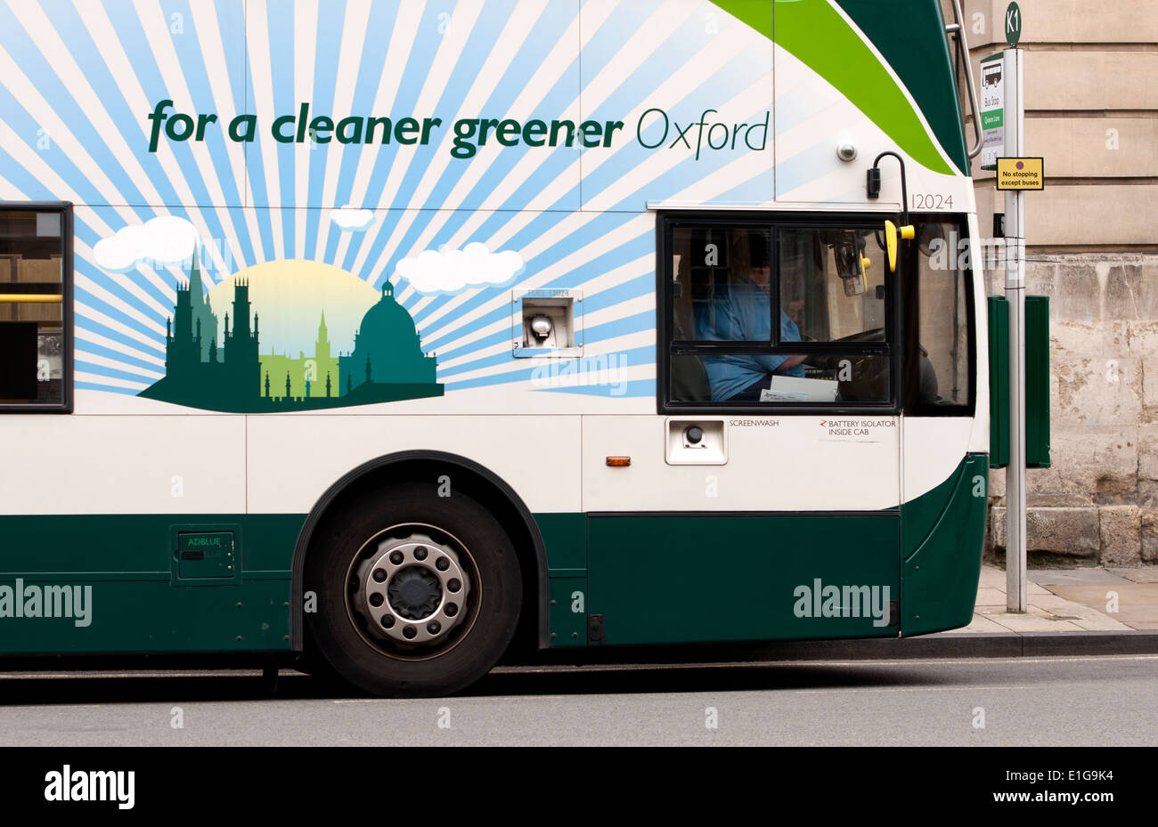 Hybrid bus hi-res stock photography and images - Alamy