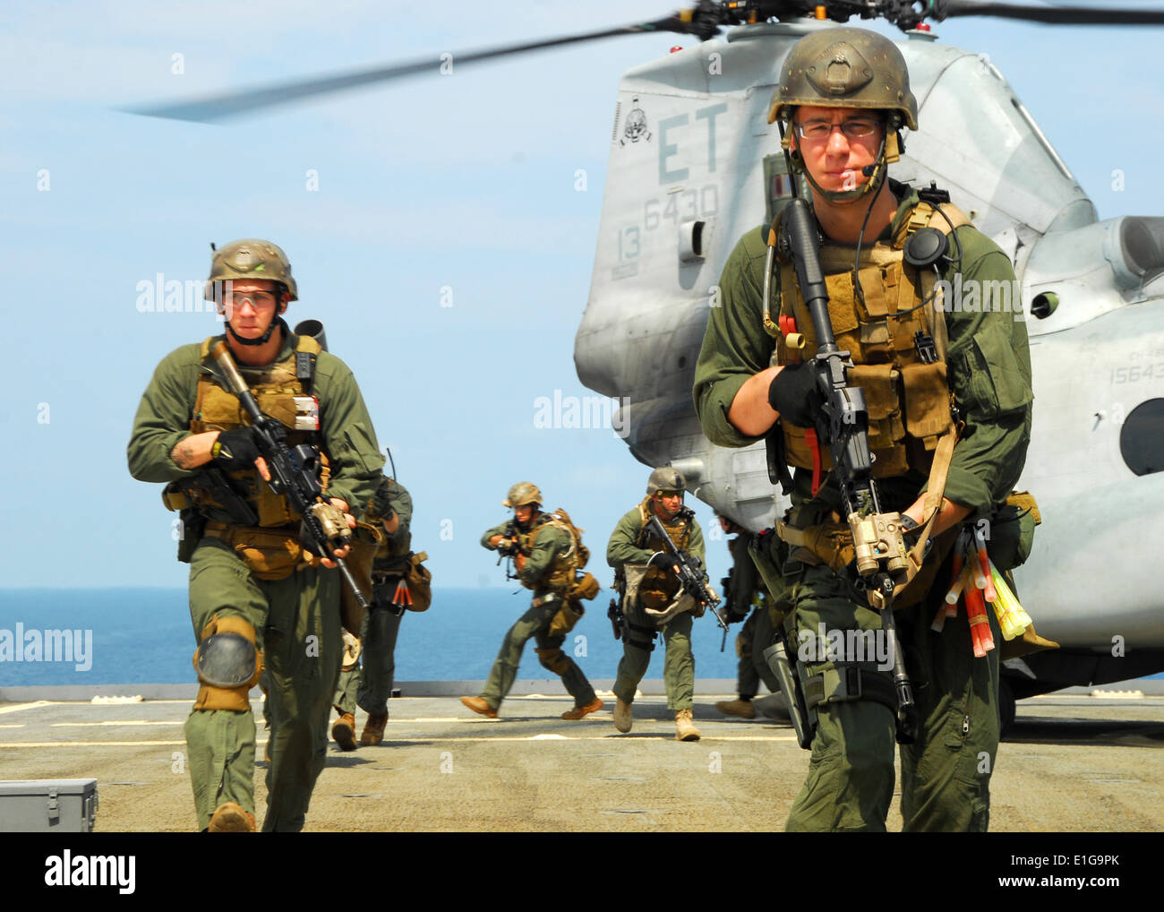 Marines assigned to the 31st marine expeditionary unit hi-res stock ...