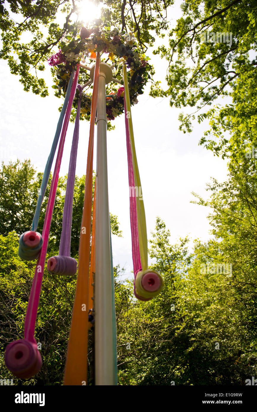 May pole dance hi-res stock photography and images - Alamy
