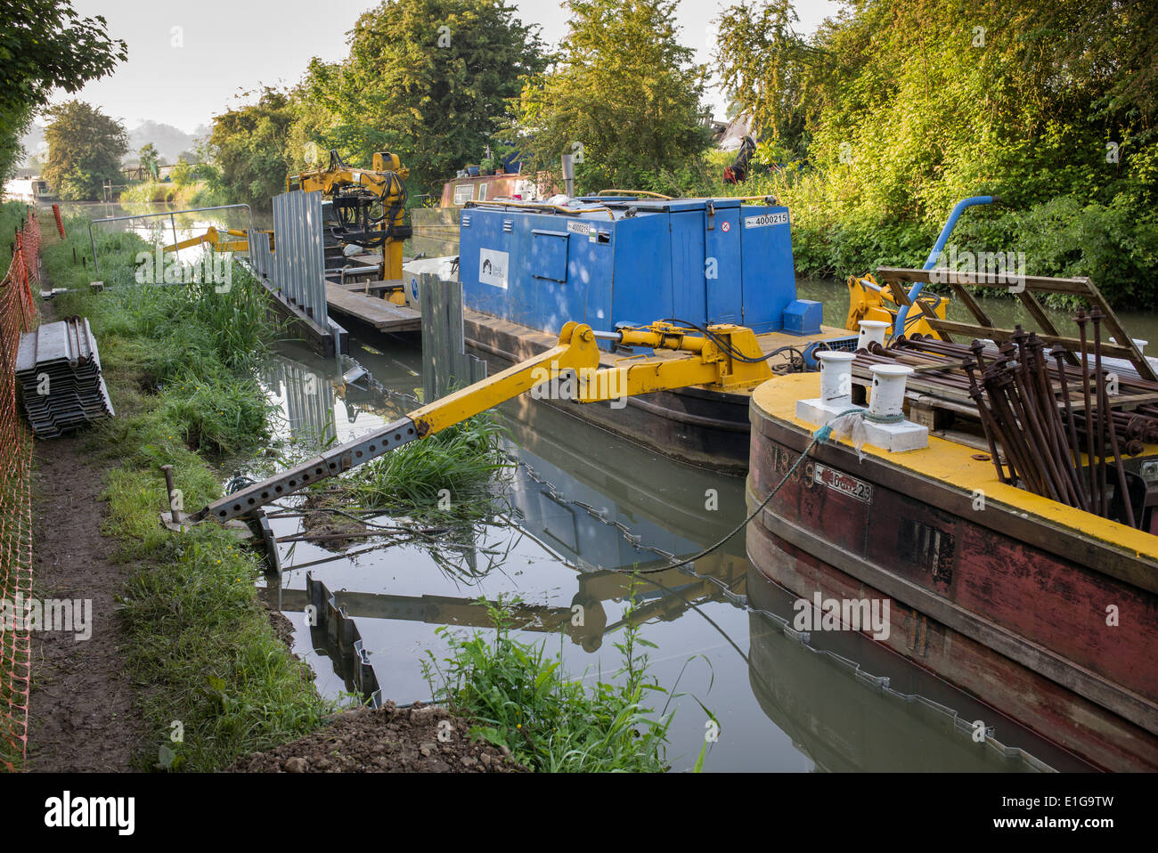 Bank canal hi-res stock photography and images - Alamy