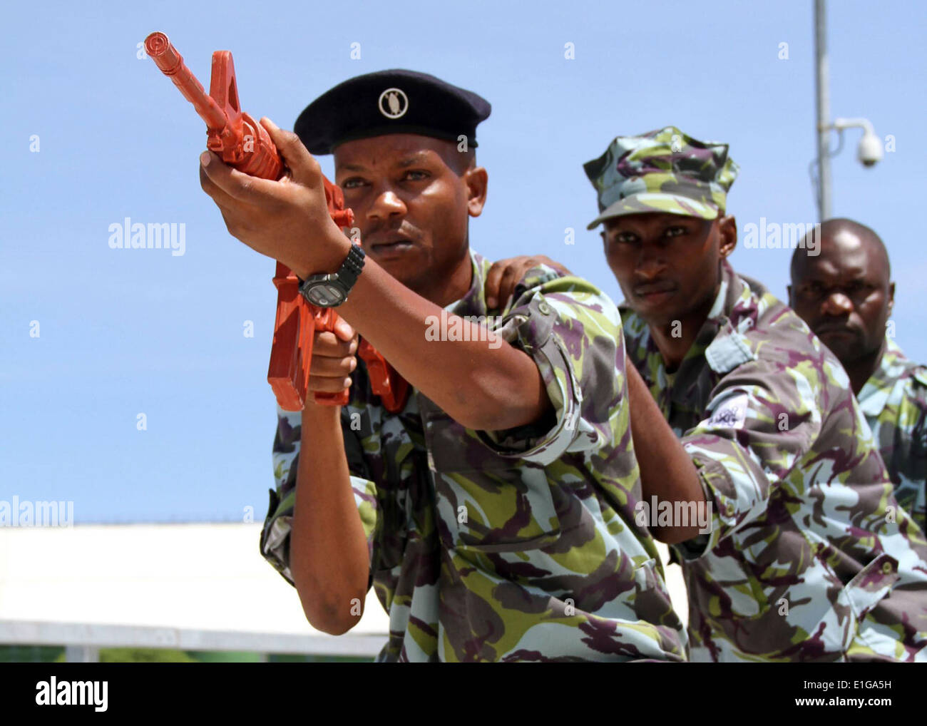 Kenyan army hi-res stock photography and images - Alamy