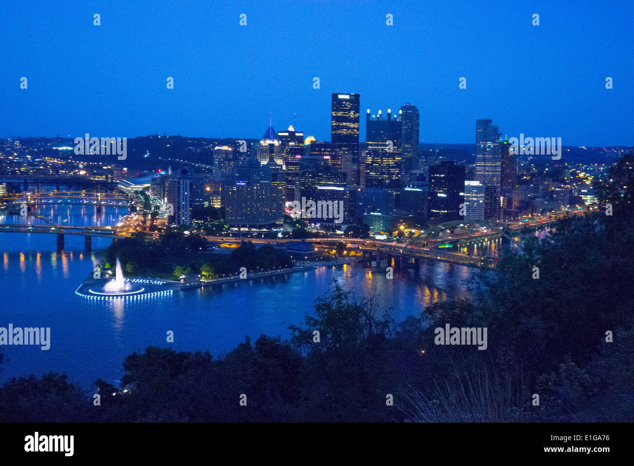 Pittsburgh PA skyline at night Stock Photo - Alamy