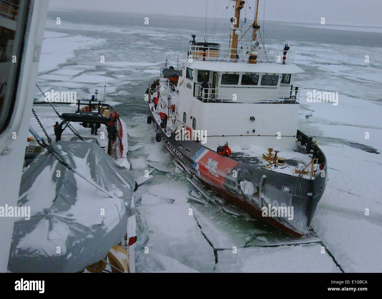 Icebreaking hi-res stock photography and images - Alamy