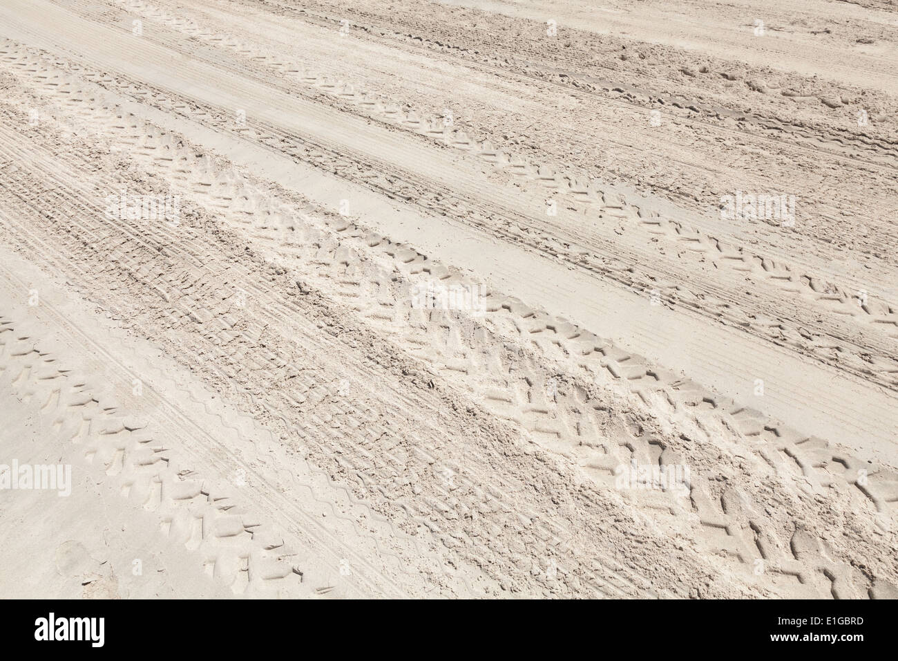 Sandy beach wheel tracks hi-res stock photography and images - Alamy