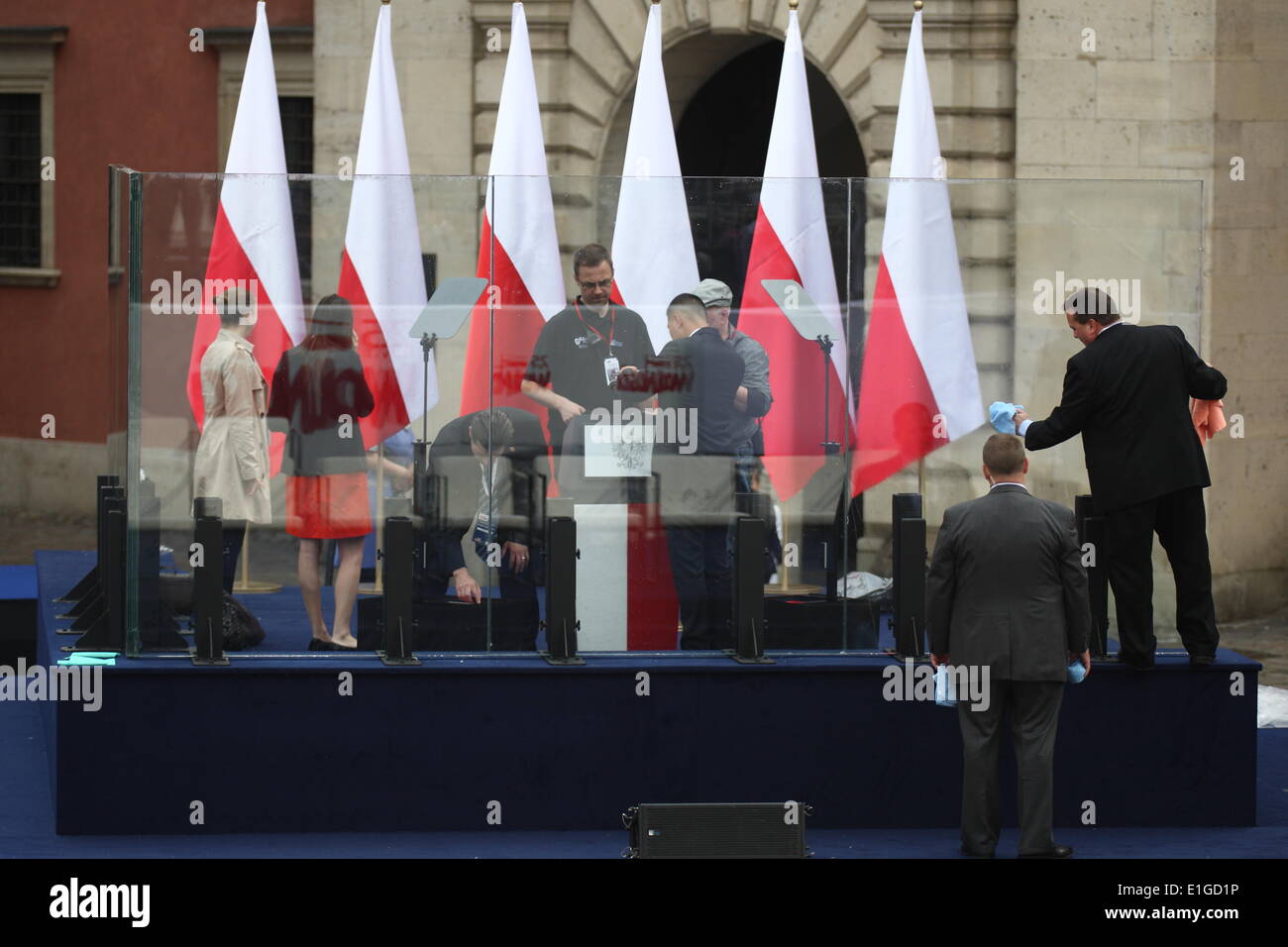 Szyba kuloodporna hi-res stock photography and images - Alamy