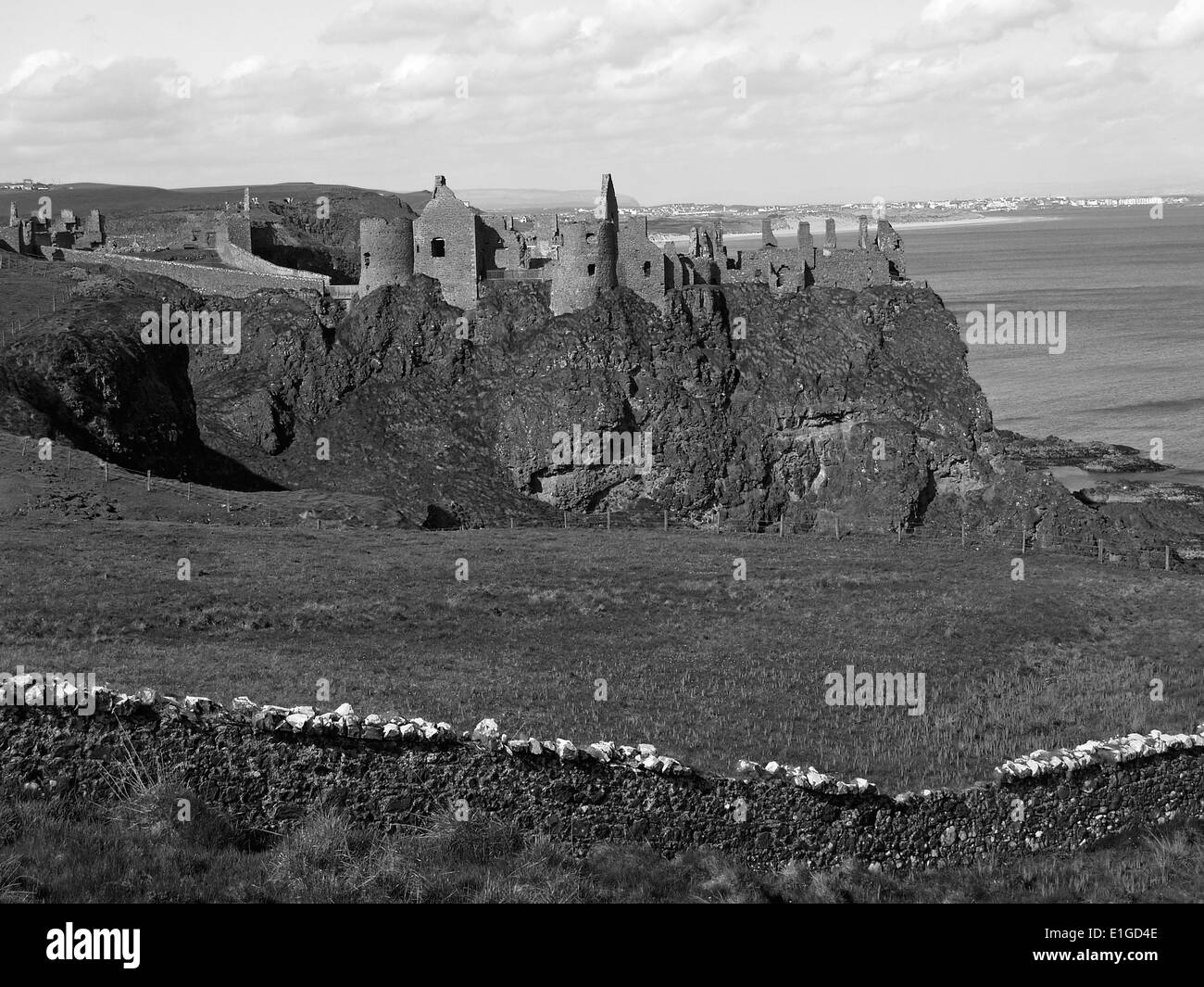 Portrush Black and White Stock Photos & Images - Alamy
