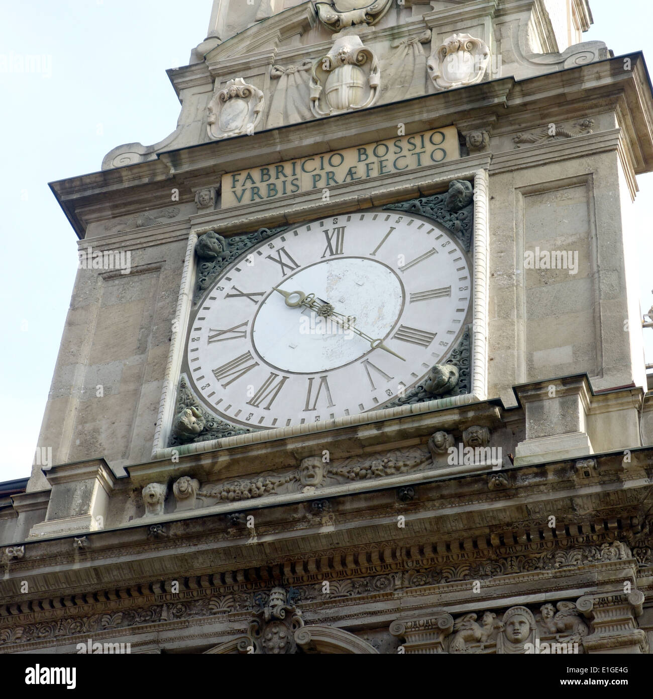 Milan clock hi-res stock photography and images - Alamy