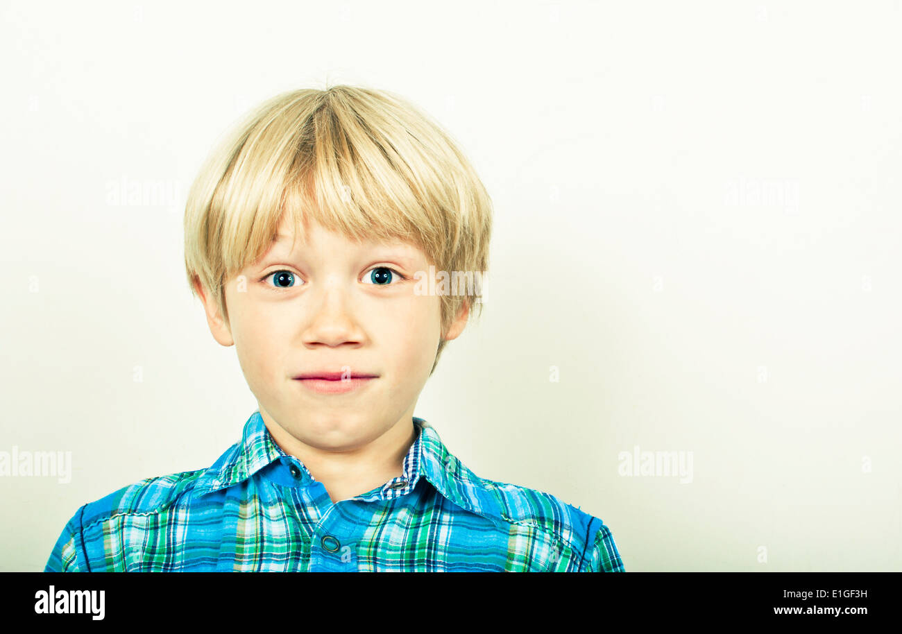 Child expression surprised hi-res stock photography and images - Alamy