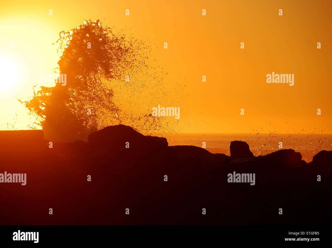 Rogue wave hi-res stock photography and images - Alamy