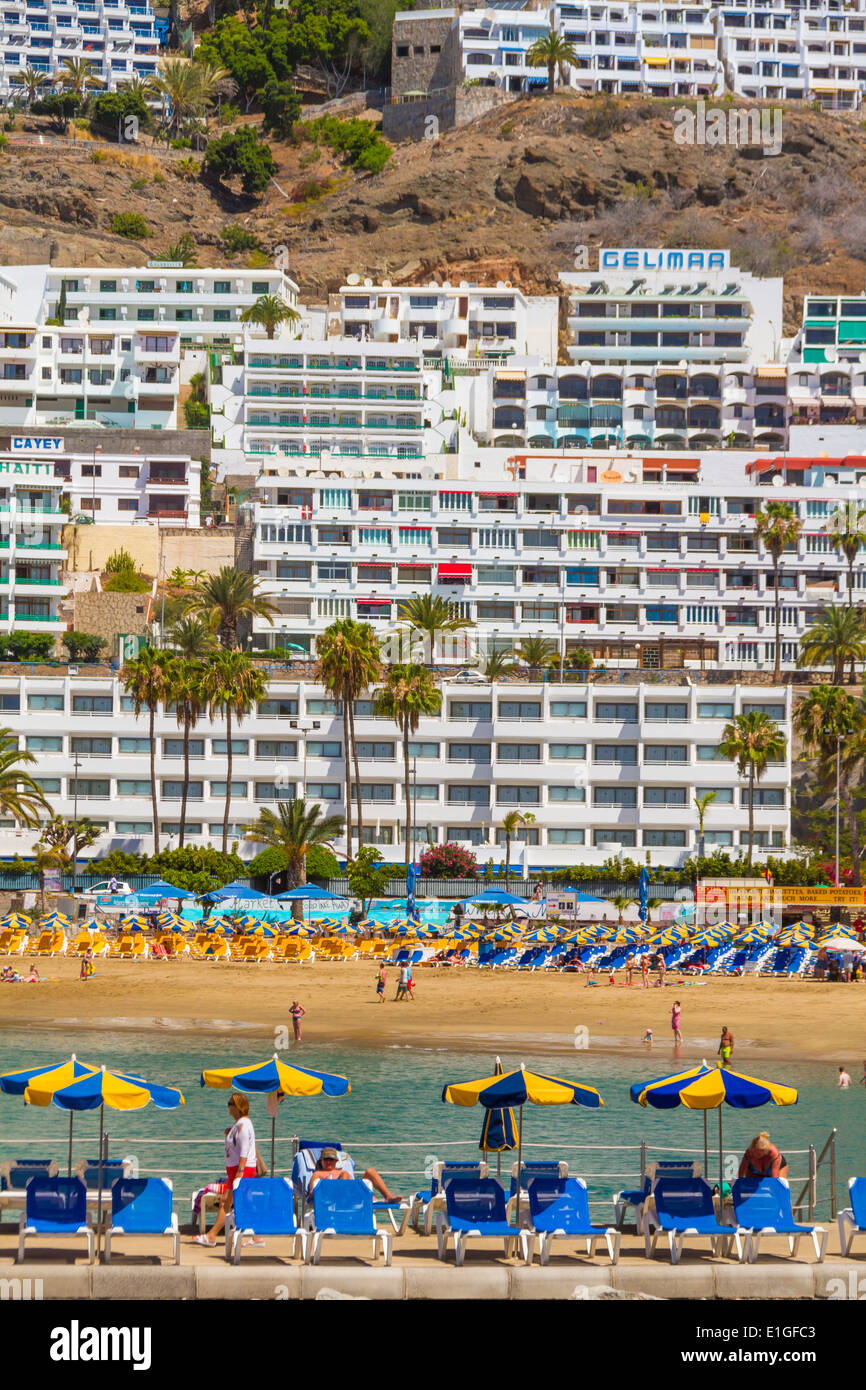 Puerto Rico Beach in Gran Canaria Stock Photo - Alamy