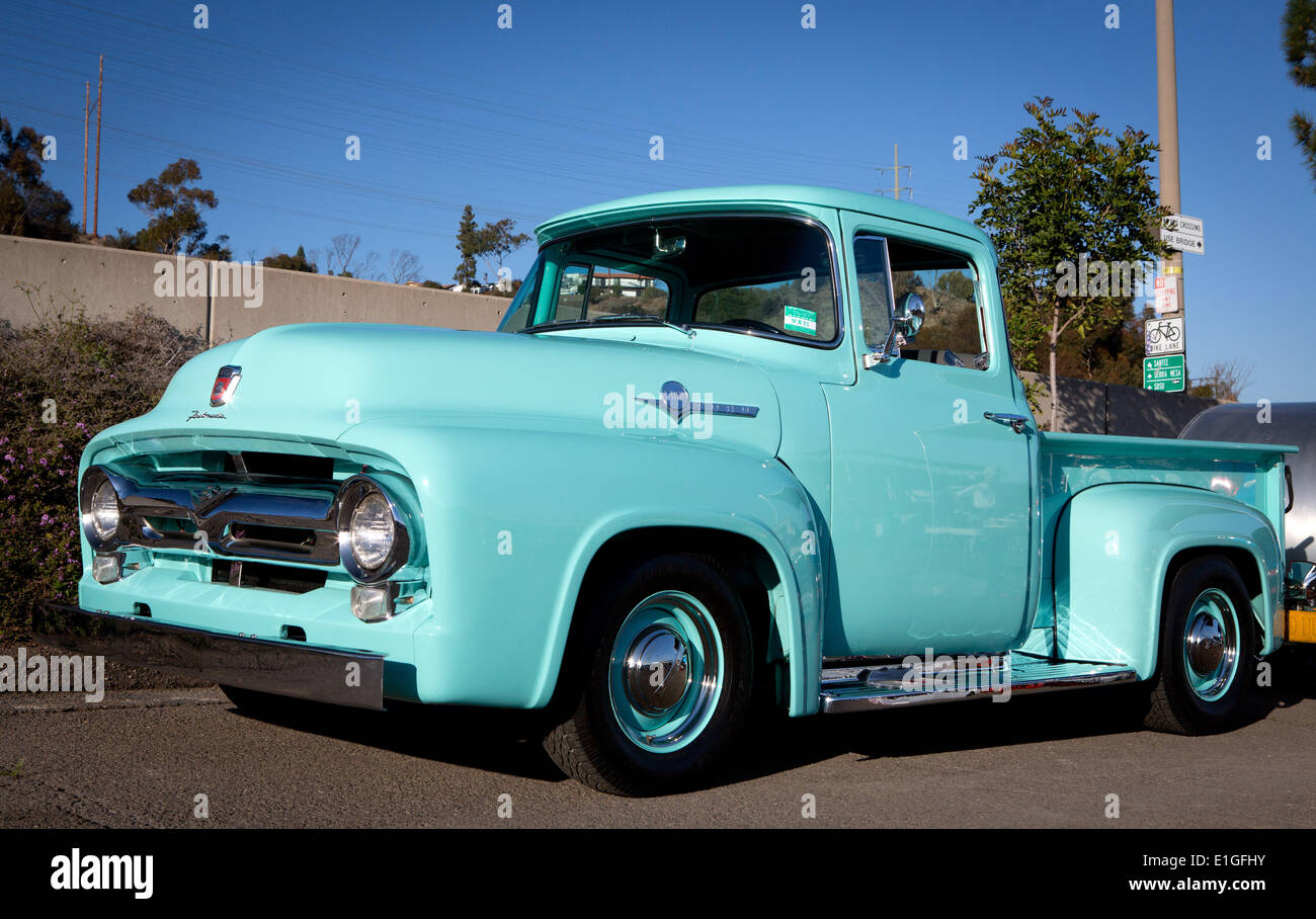 1956 Ford F100 Lifted