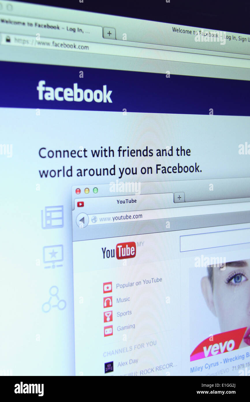 Youtube video facebook hi-res stock photography and images - Alamy