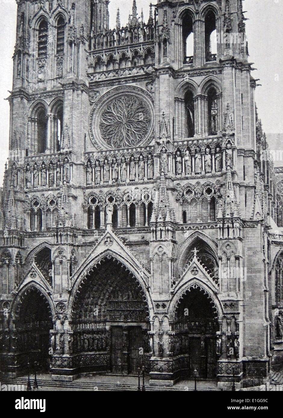 Completed in 1220 hi-res stock photography and images - Alamy