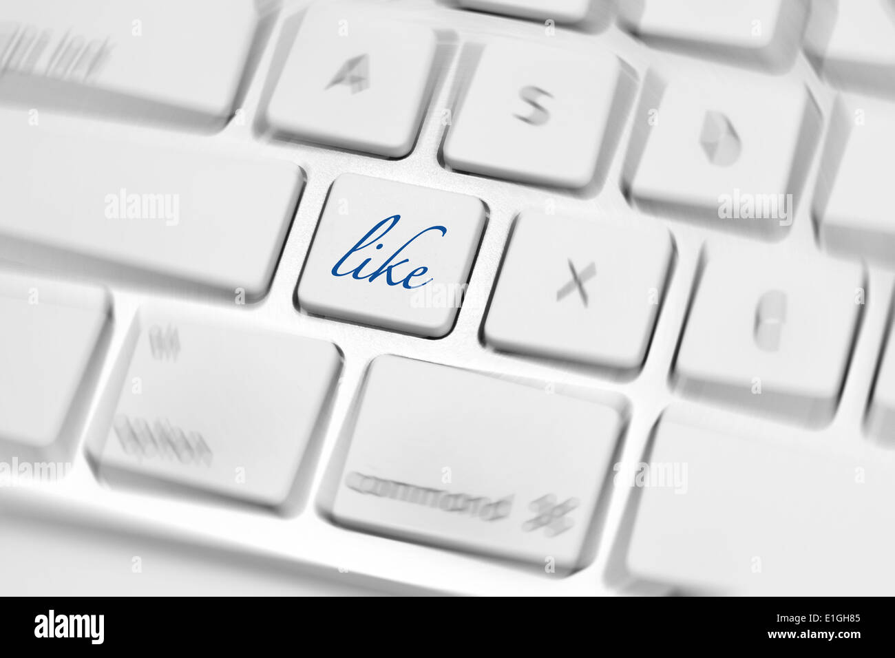 Social Media button on a keyboard showing the like icon Stock Photo - Alamy