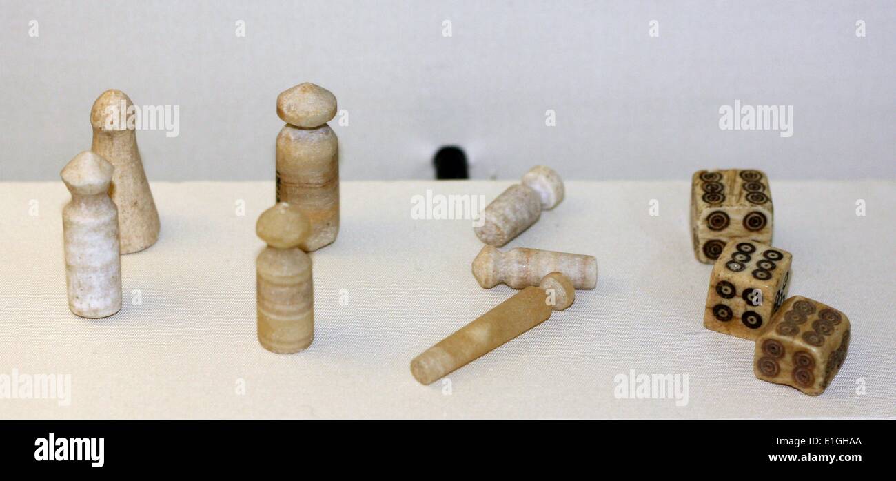 Roman dice hi-res stock photography and images - Alamy