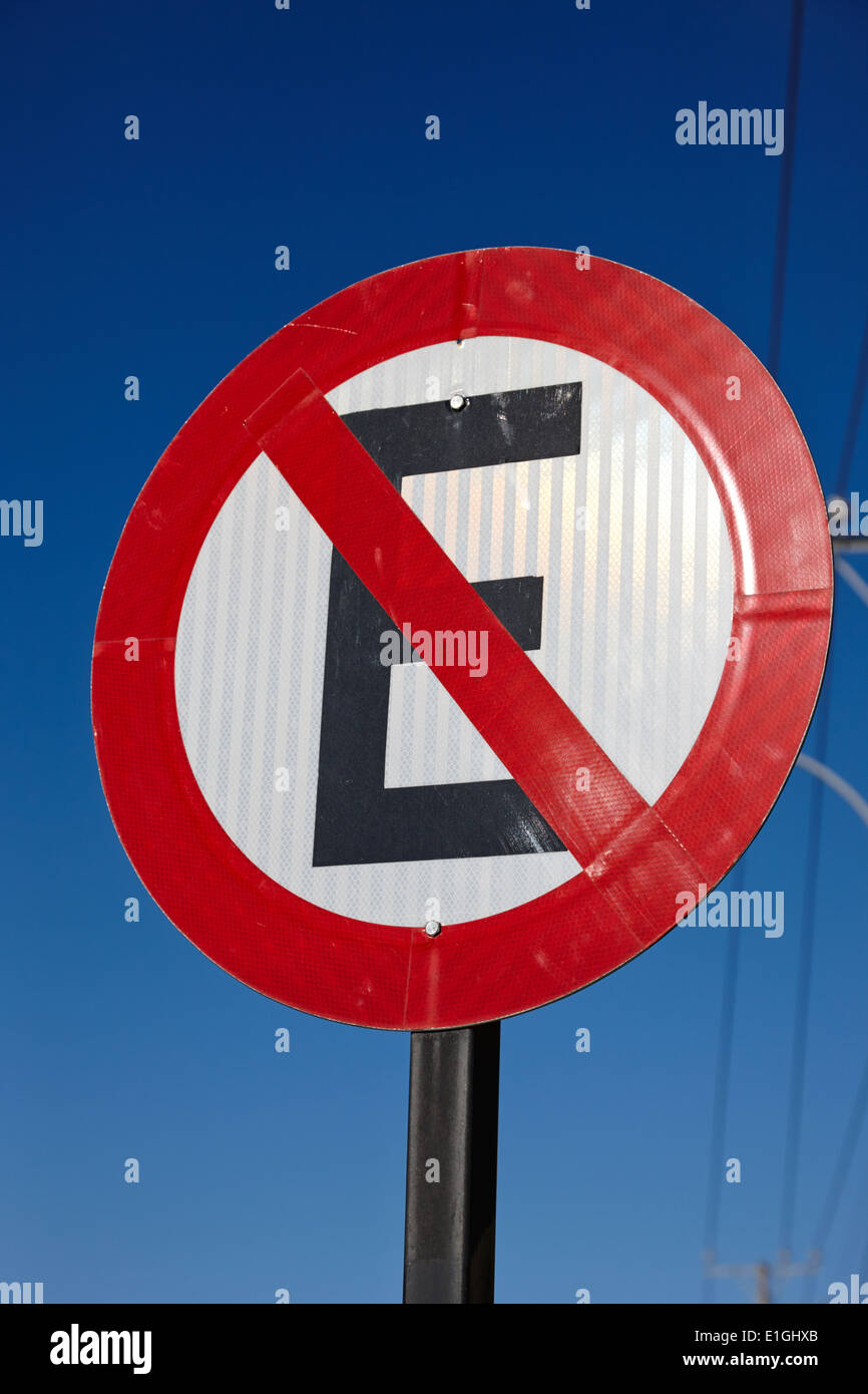 No parking in spanish hi-res stock photography and images - Alamy