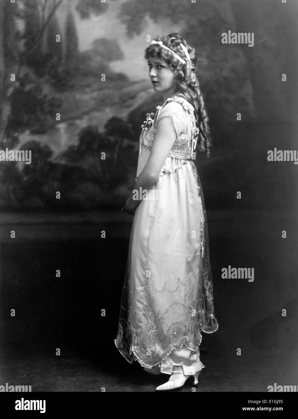 Little lord fauntleroy hi-res stock photography and images - Alamy