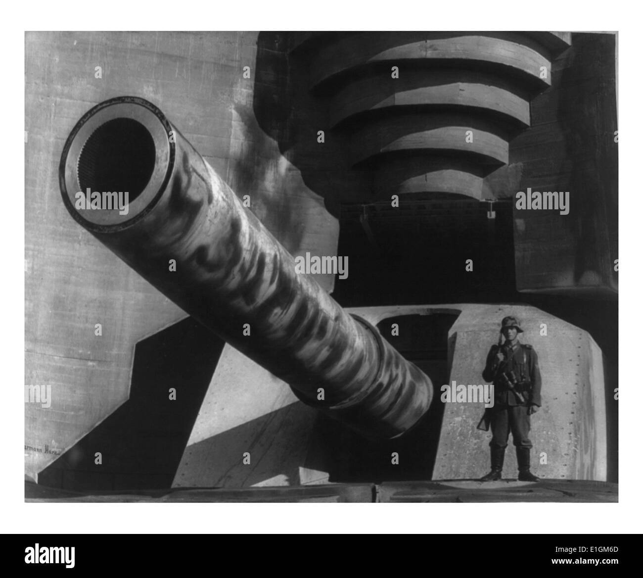 Large german gun hi-res stock photography and images - Alamy