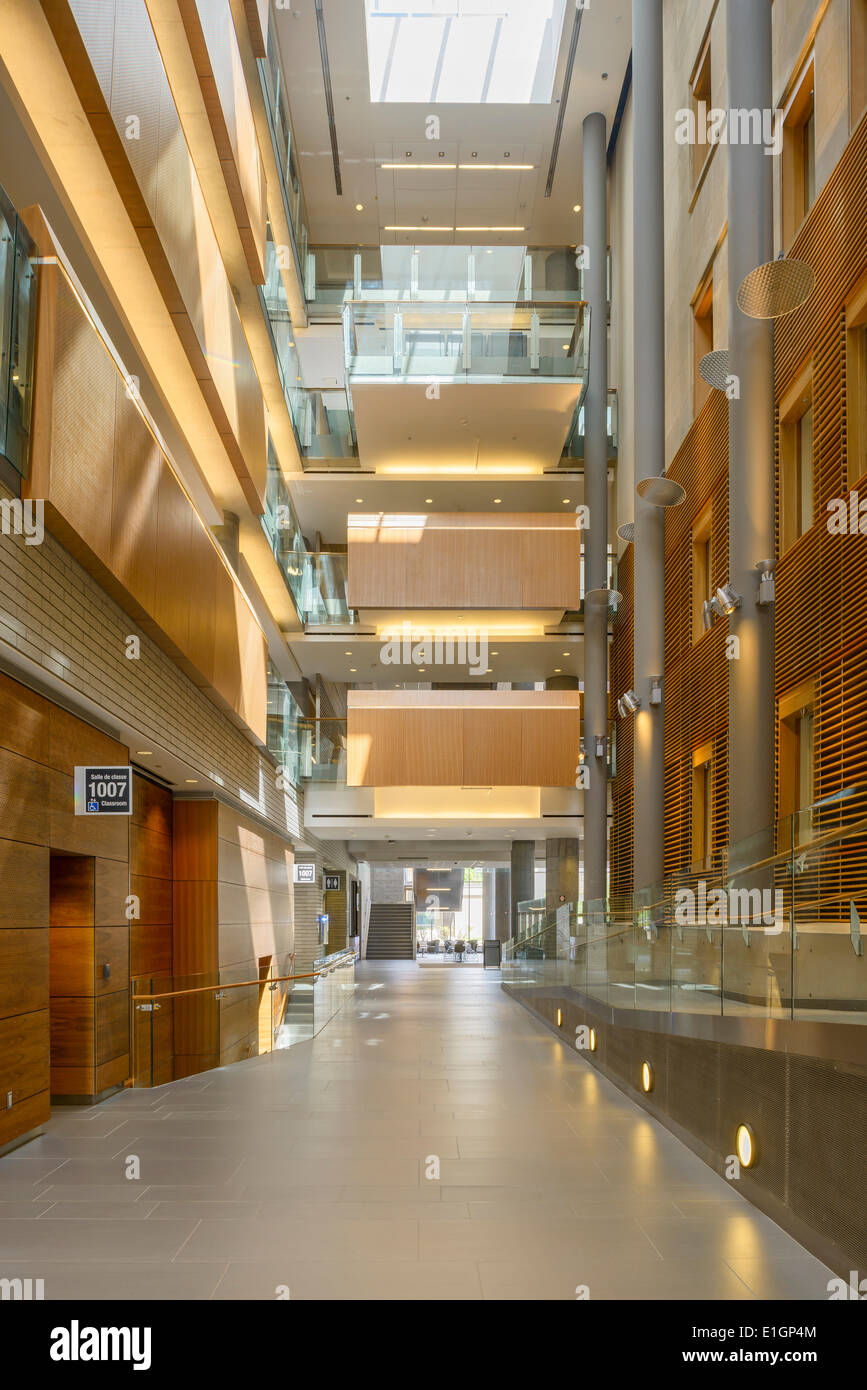 Atrium ramp hi-res stock photography and images - Alamy