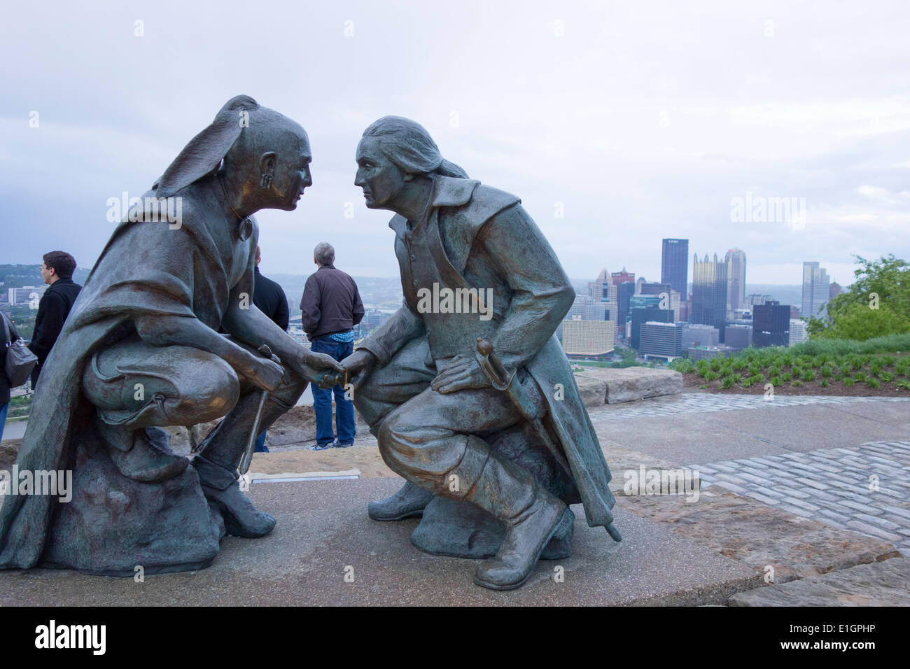 George Washington and Guyasuta statue in Pittsburgh PA Stock Photo - Alamy